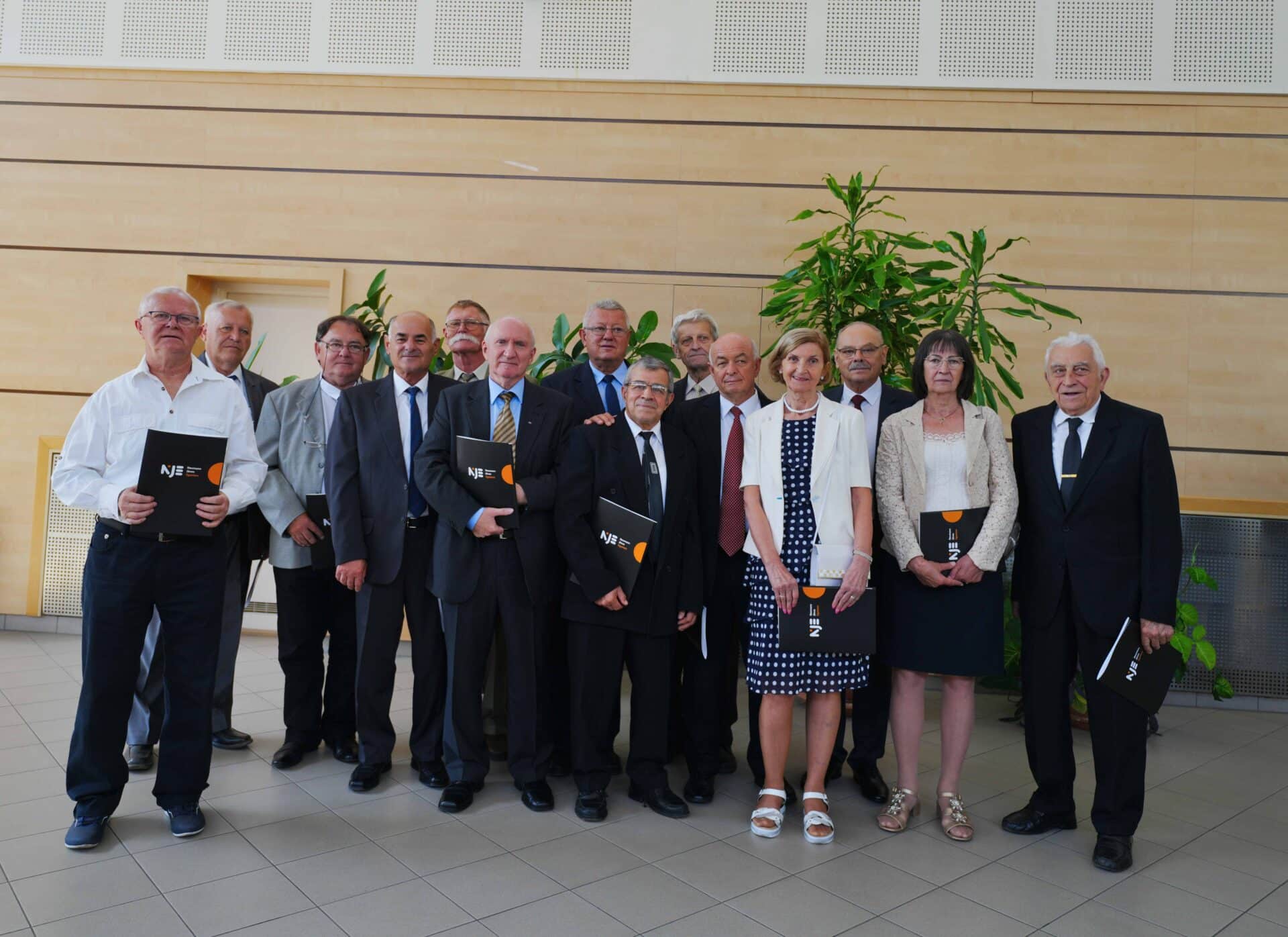 ÁTADTUK AZ ARANYDIPLOMÁKAT AZ 50 ÉVE VÉGZETT HALLGATÓINKNAK - GAMF Kar ...